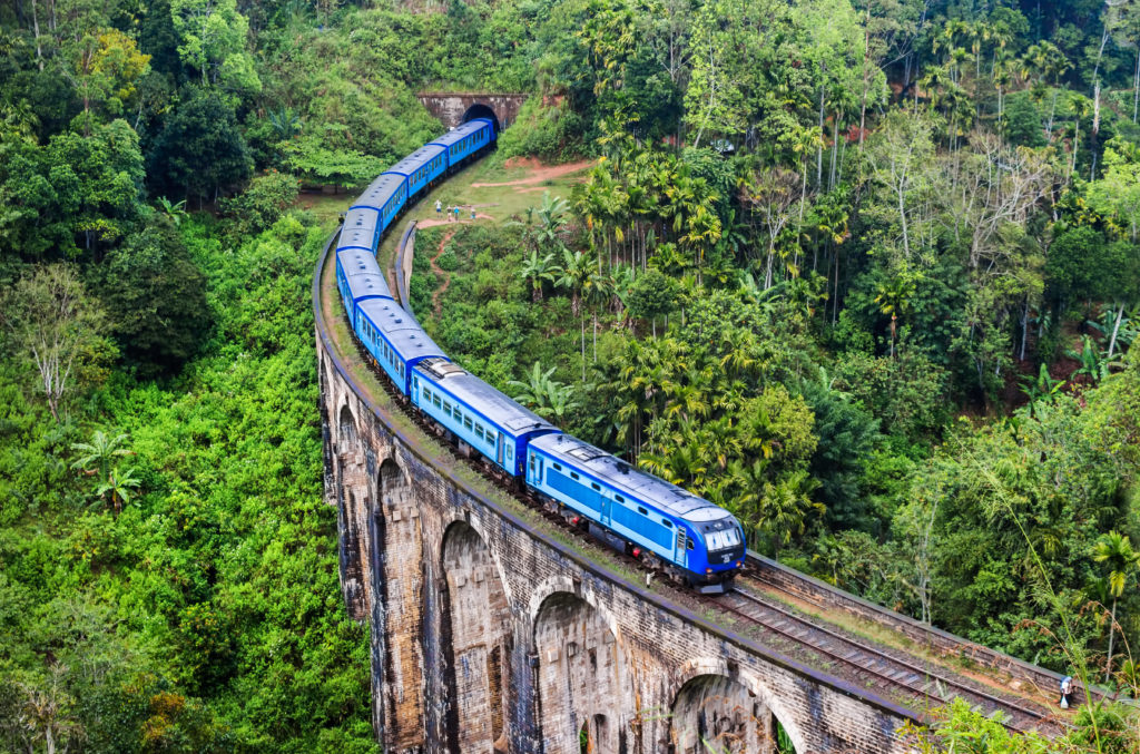 Train on Mountain, Sri Lanka Nine Arch Bridge - Margaritaville Blog